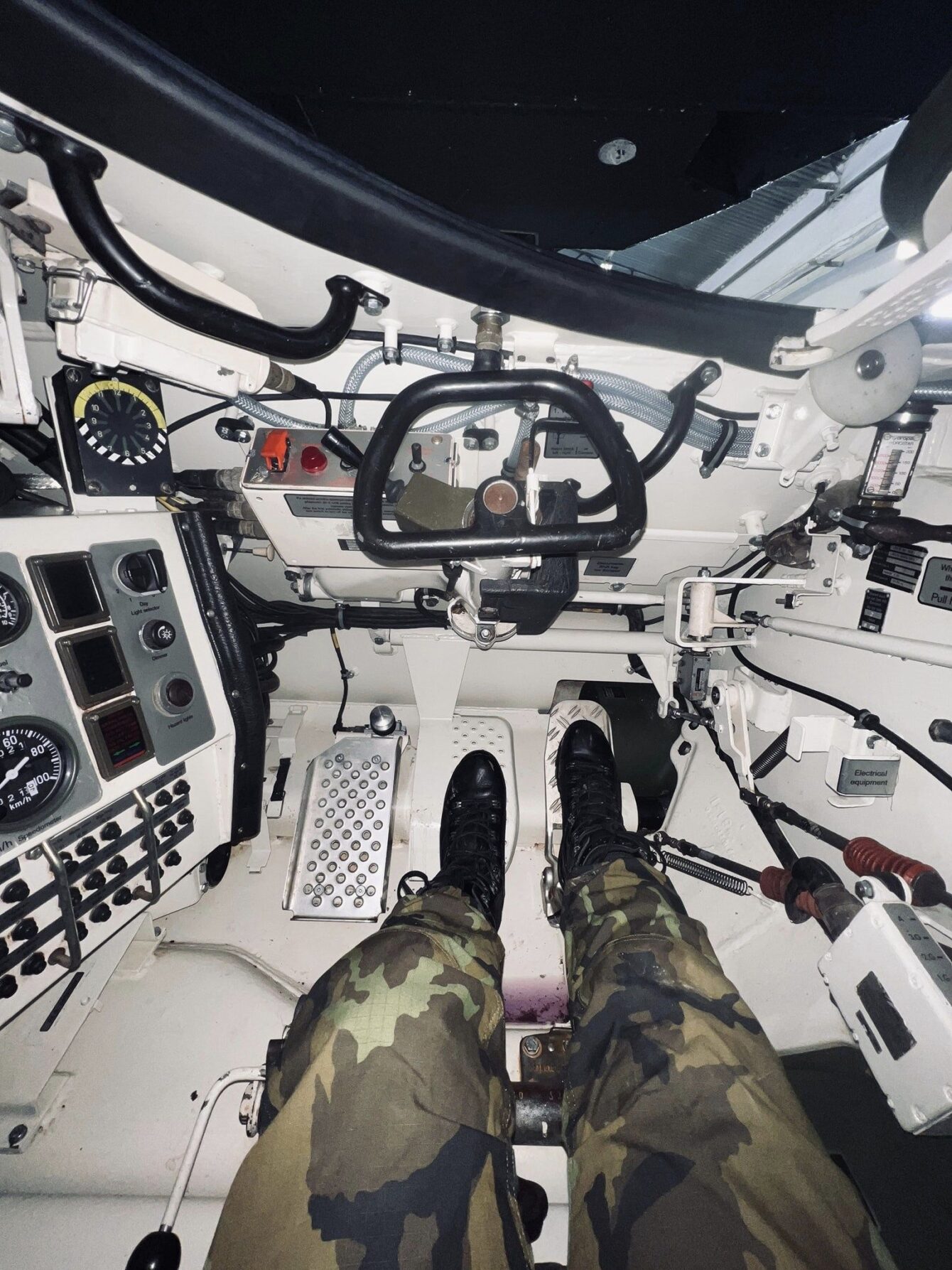 Czechy odebrały pierwszy czołg Leopard 2A4 – MILMAG