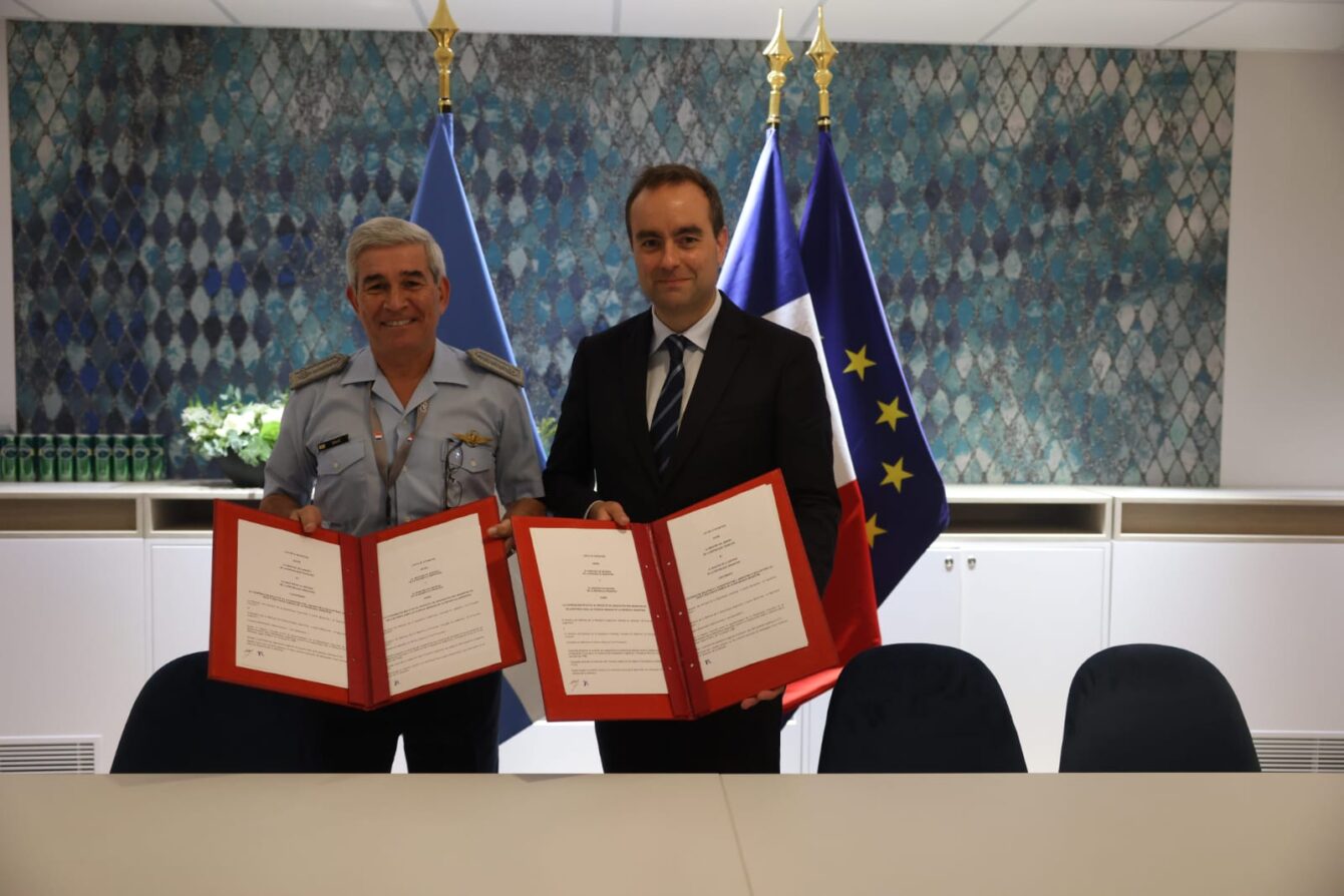Dwanaście Airbus H215 dla Argentyny – MILMAG