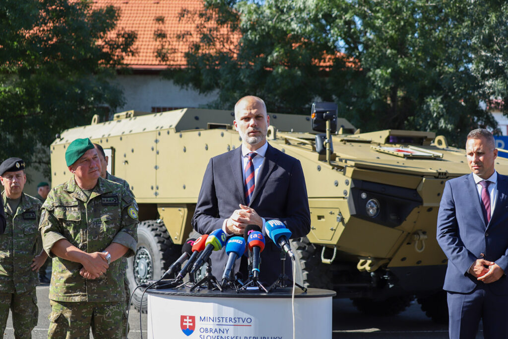Vydra: Słowacja odebrała pierwszy AMV XP 8x8 – MILMAG