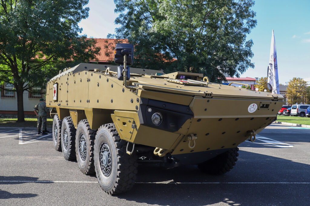 Vydra: Słowacja odebrała pierwszy AMV XP 8x8 – MILMAG