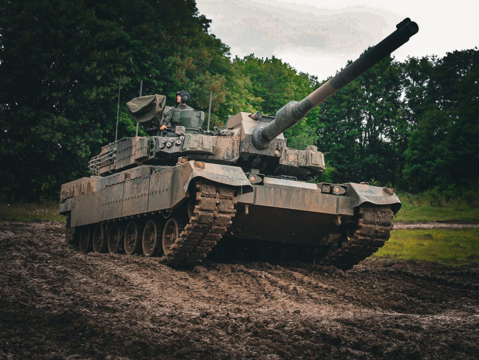 Druga umowa wykonawcza na czołgi Hyundai Rotem K2 Black Panther – MILMAG