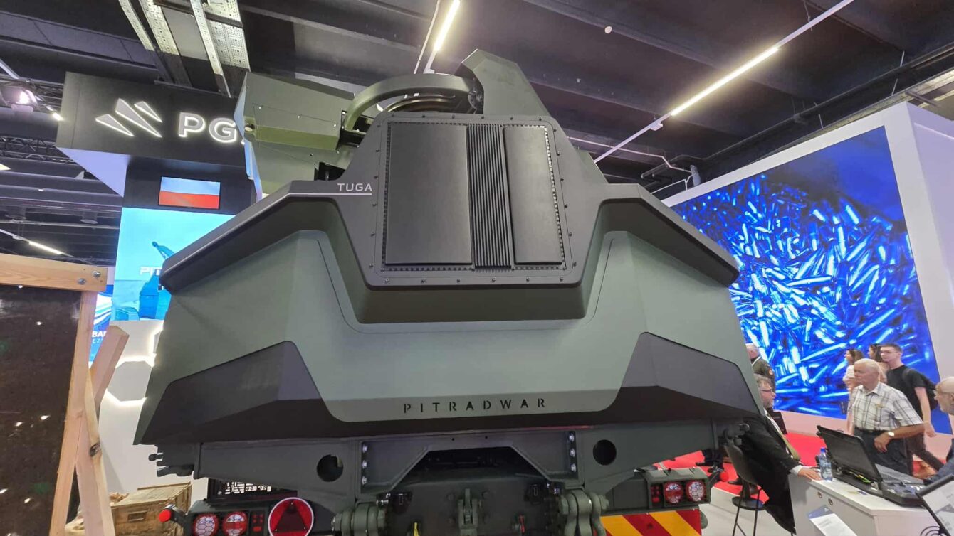 MSPO 2025: Radar Tuga na samobieżnej armacie przeciwlotniczej SA-35 ...