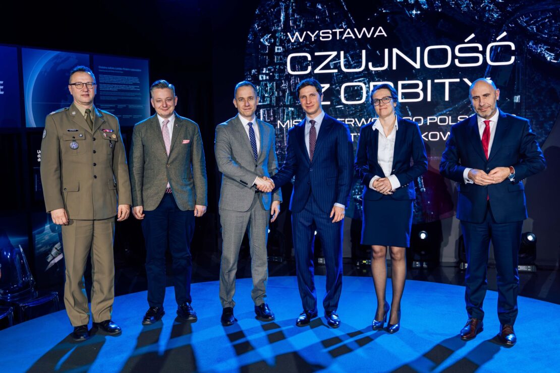 ICEYE wraz z MON, PGZ i POLSA otwierają wystawę „Czujność z orbity ...