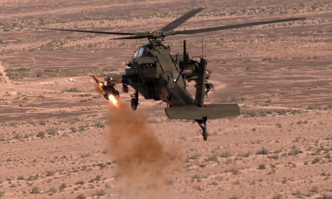 AH-64E Apache Guardian z amunicją krążącą ALTIUS-700M – MILMAG